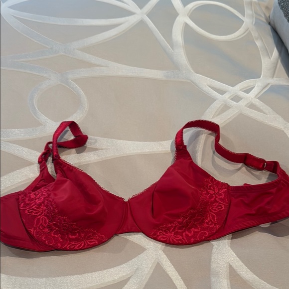 Olga | Intimates & Sleepwear | Olga Red Lace Underwire Bra With ...